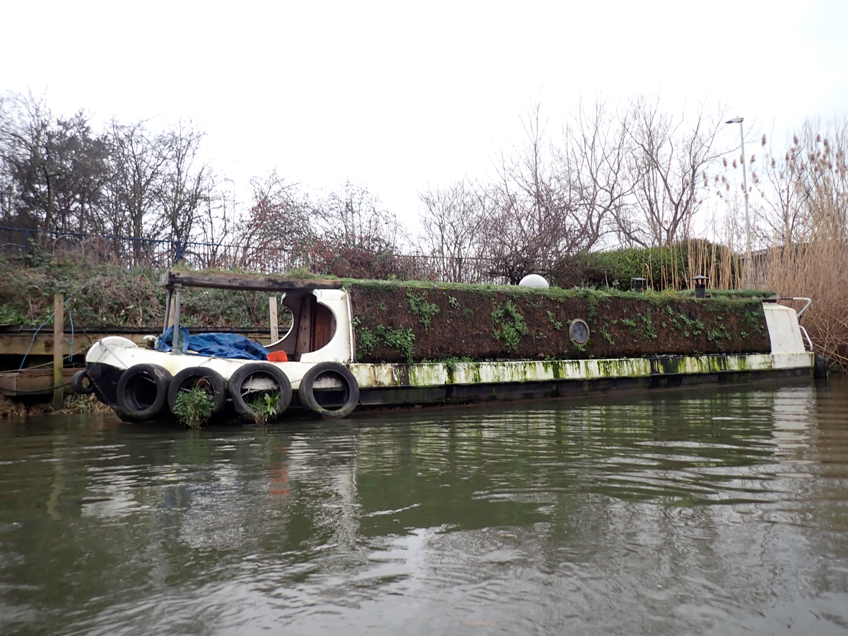Kayaking the River Roding & Barking Creek, from the Thames to Ilford ...